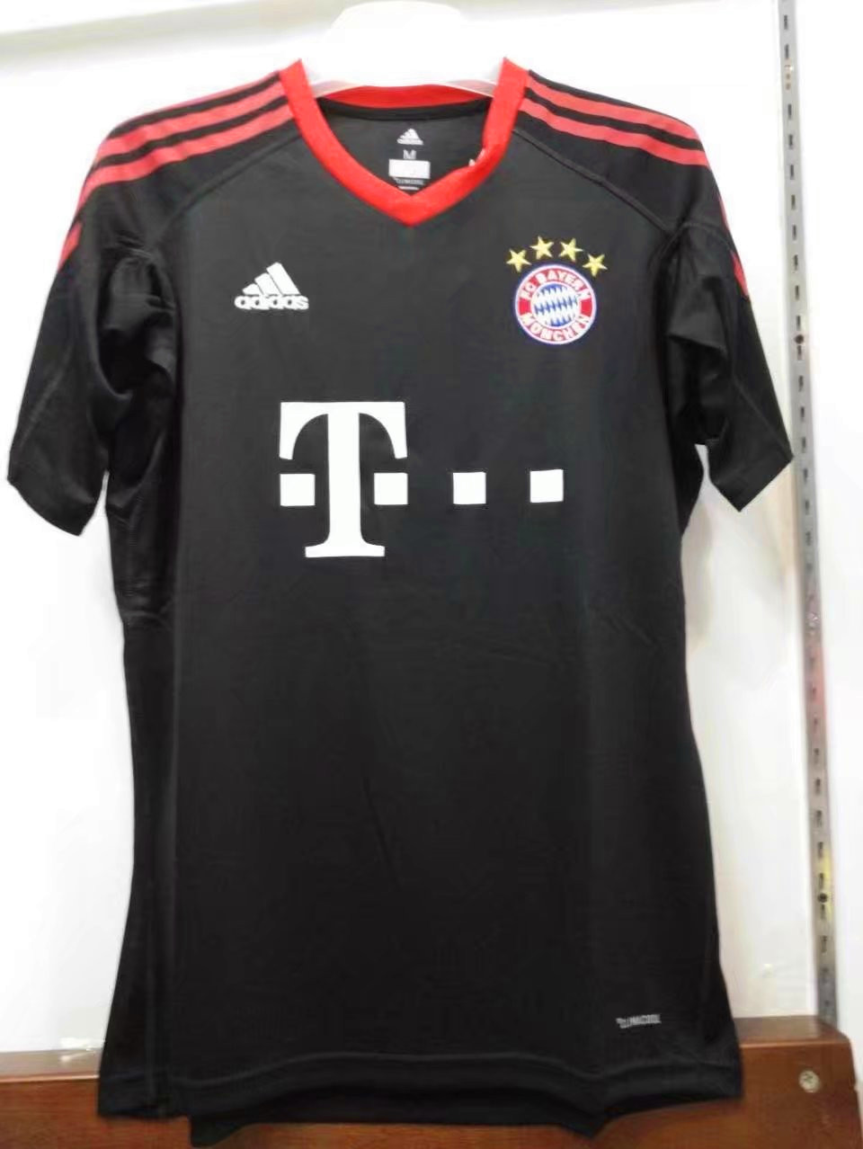 Bayern Munich 2017/18 Black Goalkeeper Shirt Soccer Jersey Men ...